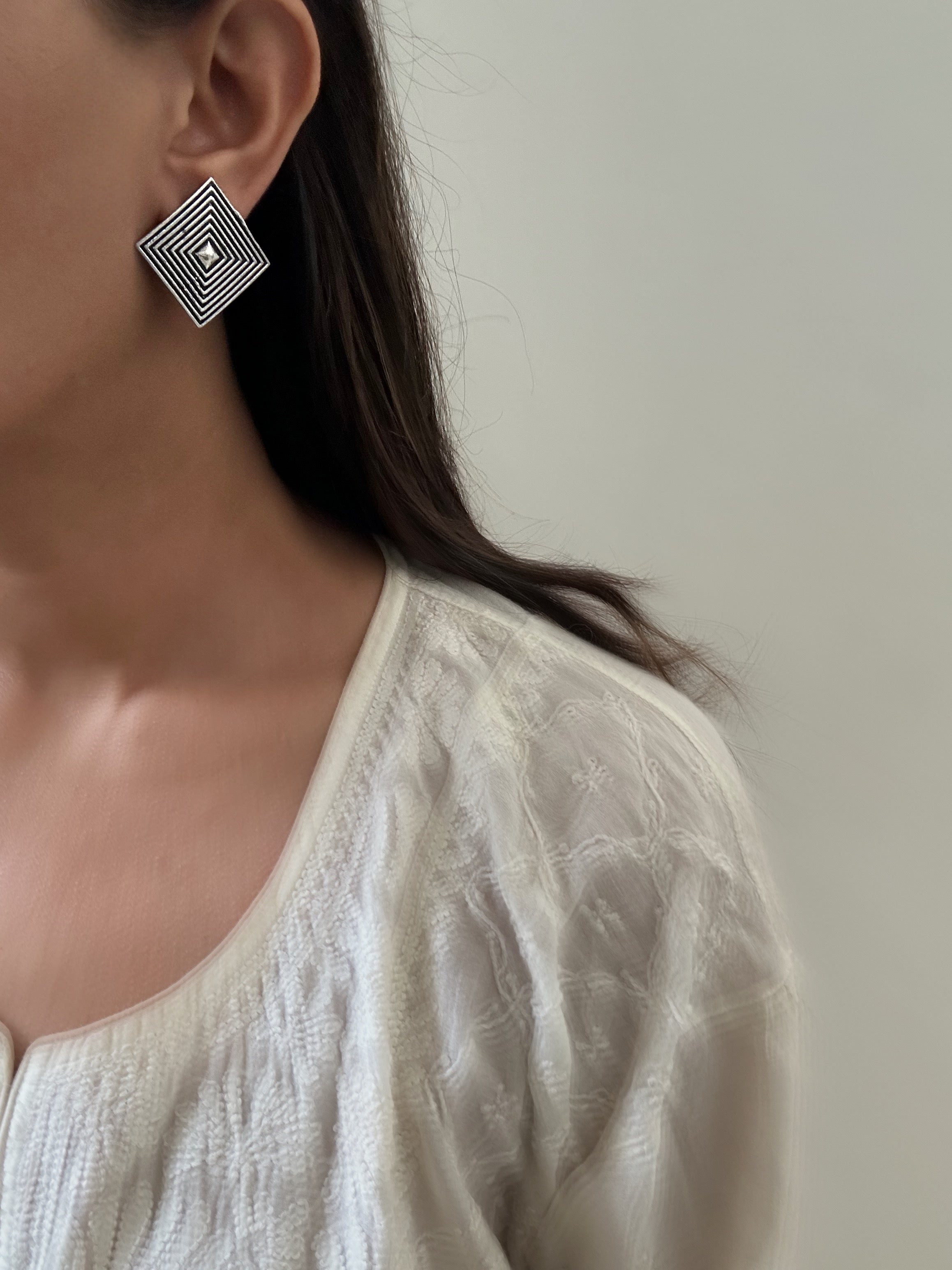 Oxi grid earrings – Dhora India